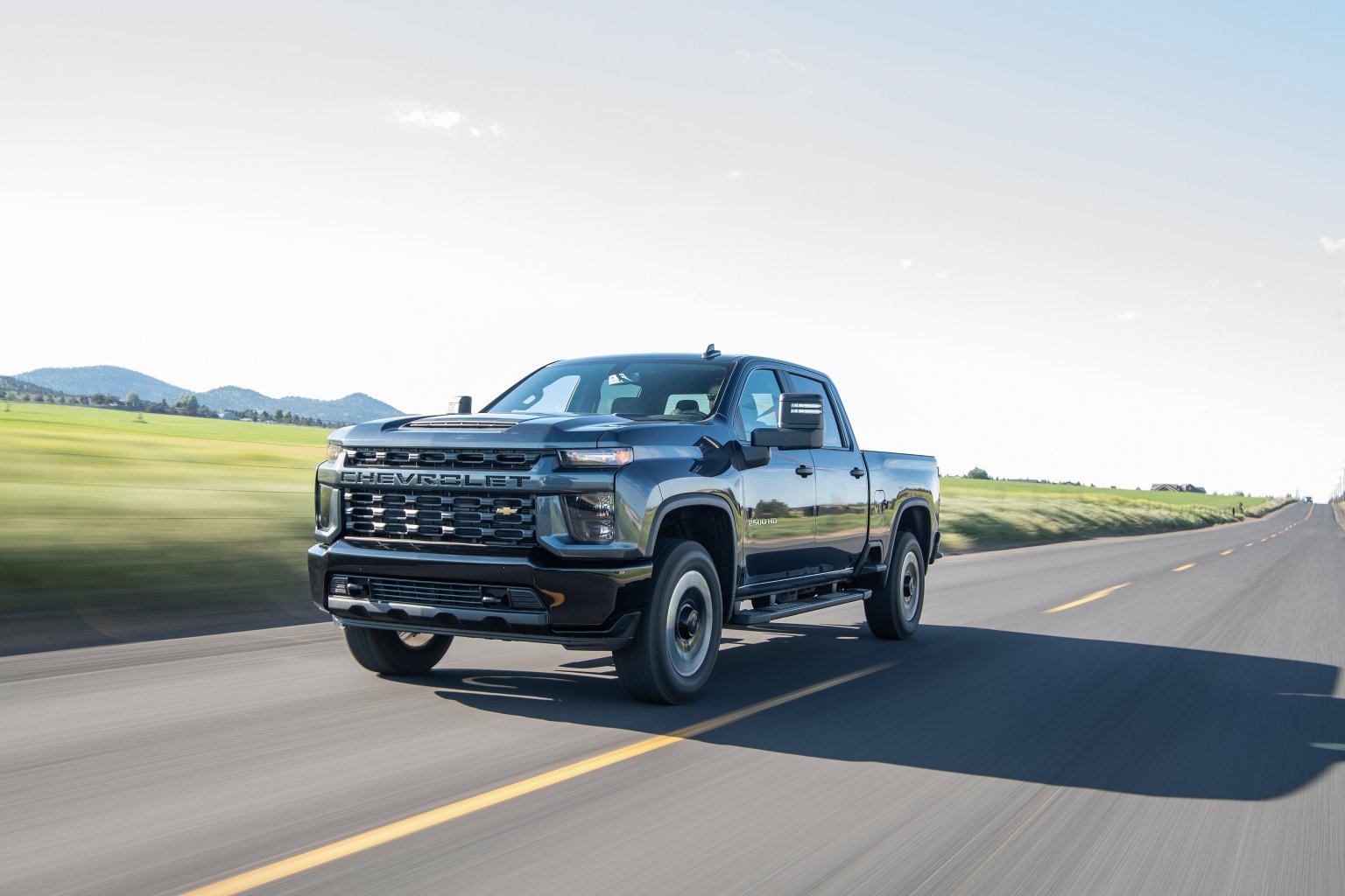 What Features Come Standard on the Chevrolet Silverado 2500 HD?