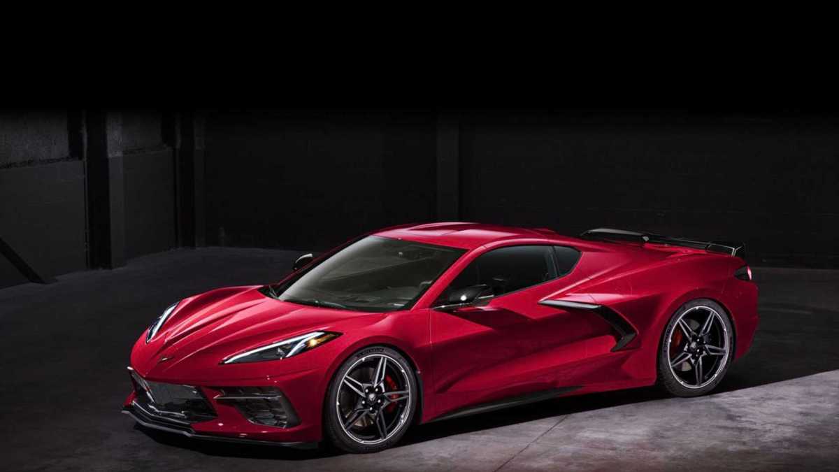 How the 2020 Chevrolet Corvette Compares to the Toyota Supra
