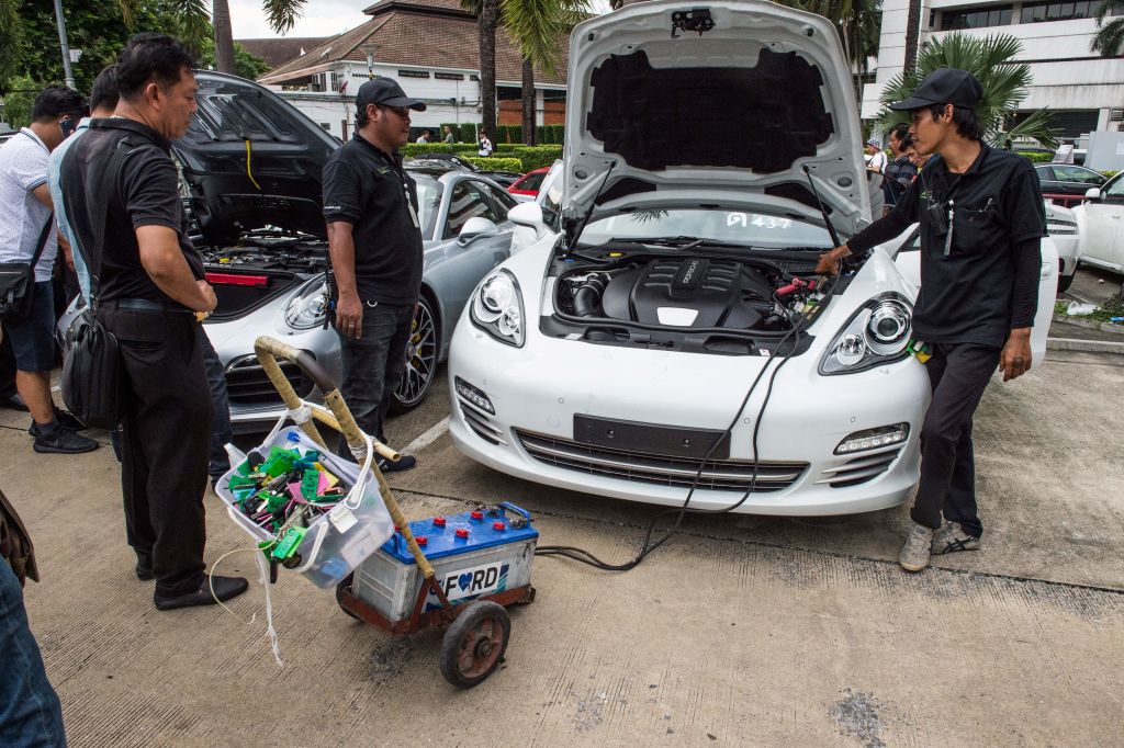 Auto Repair: What to Know About Your Car Stalling (and How to Handle It)