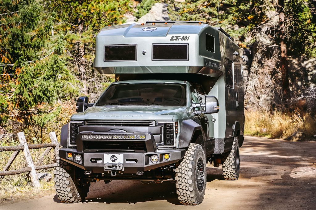 EarthRoamer LTi: Ford Super-Duty Carbon Camper
