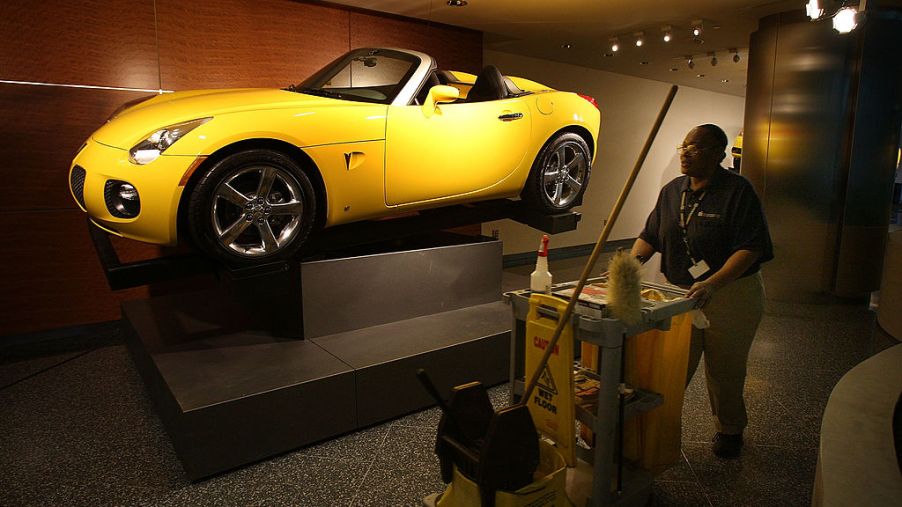 Throwback: Pontiac Solstice