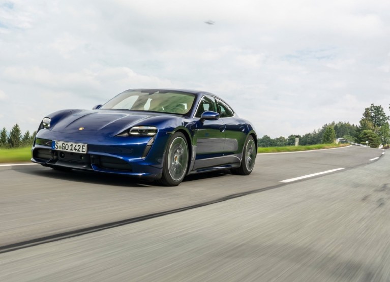 What Is the Difference Between Powertrain and Drivetrain?