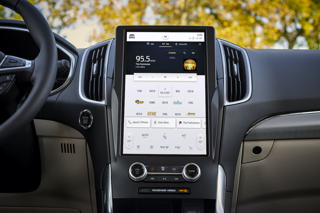 The 2021 Ford Edge Gets a Massive New 12-Inch Screen