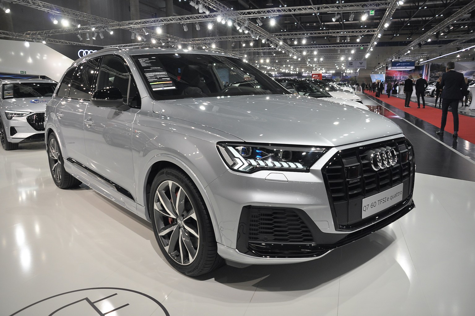 You're Better Off in a 2020 Audi Q7 Than a 2020 Volkswagen Atlas Cross ...