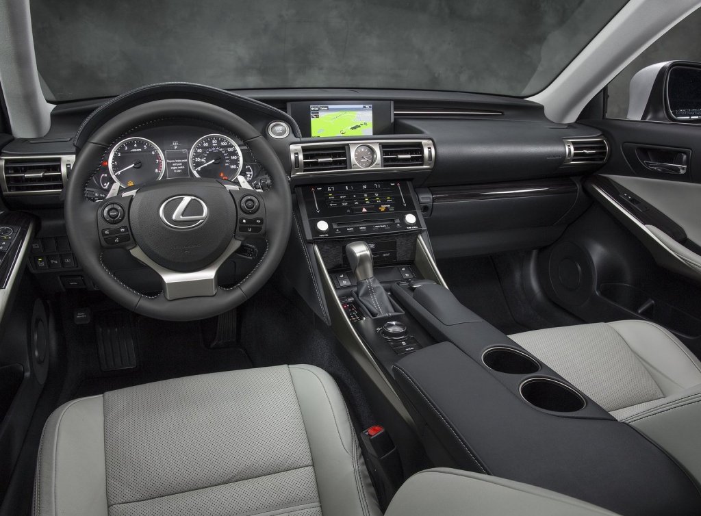 The 2015 Lexus IS250 Is a Budget Luxury Car That Lacks Power