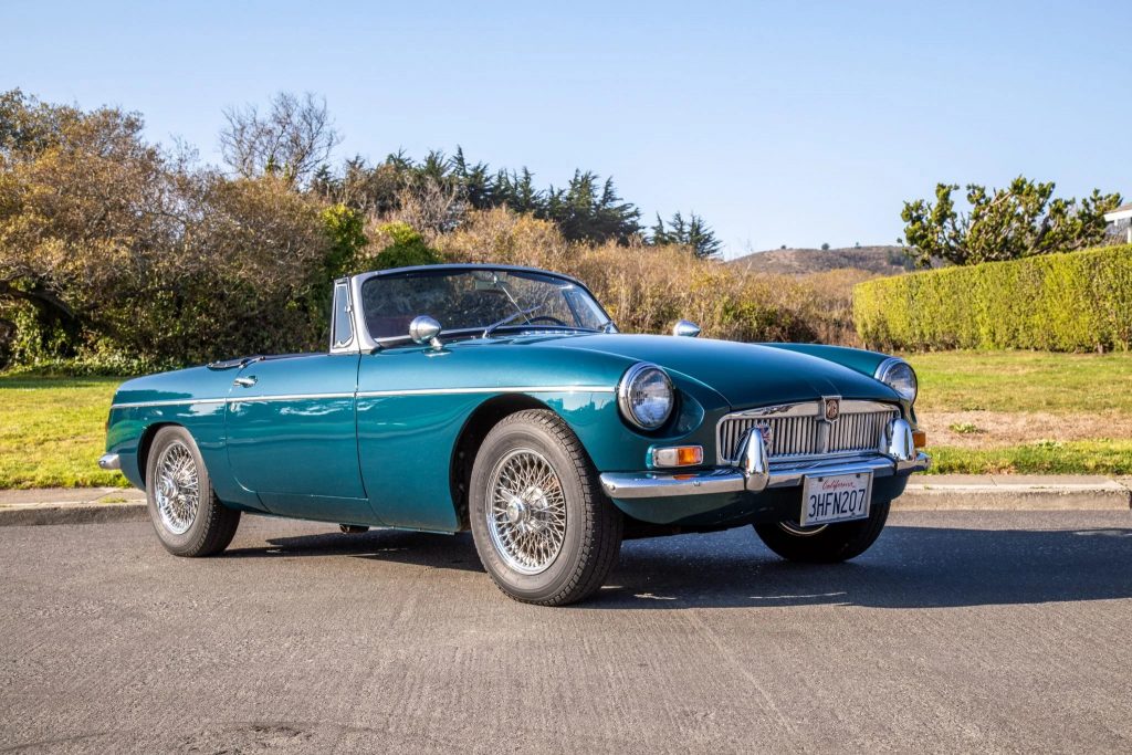 Bring a Trailer Bargain of the Week: 1965 MG MGB - MotorBiscuit