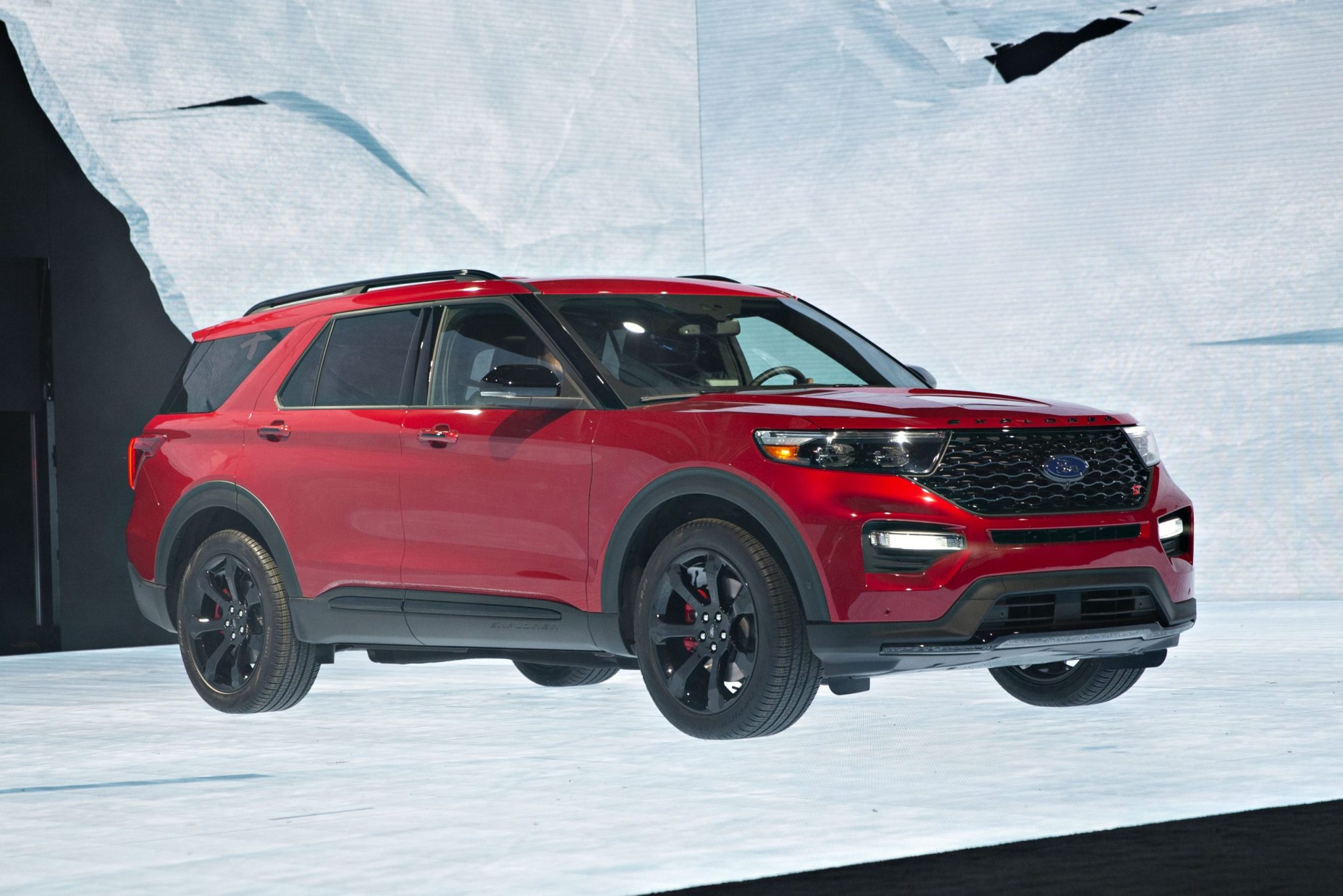 Skip the 2021 Ford Explorer ST and Save Almost $20,000 With a More ...