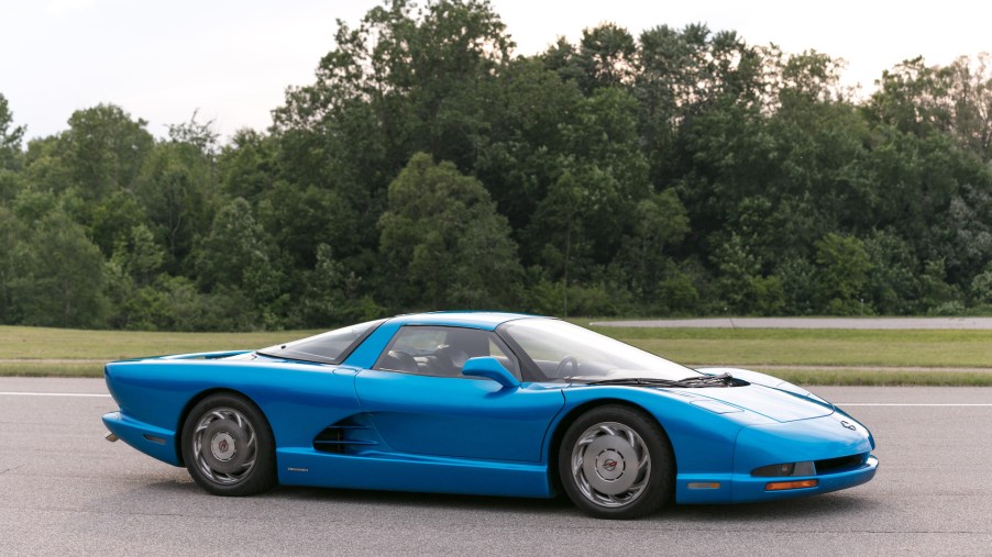 Mid-Engined Chevrolet Corvette Concept Shows Us What Never Was For 1 ...