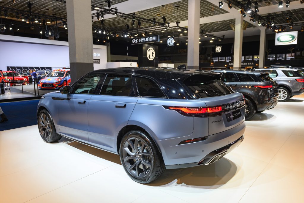 2020 Land Rover Range Rover Velar Roars Onto This Car and Driver List