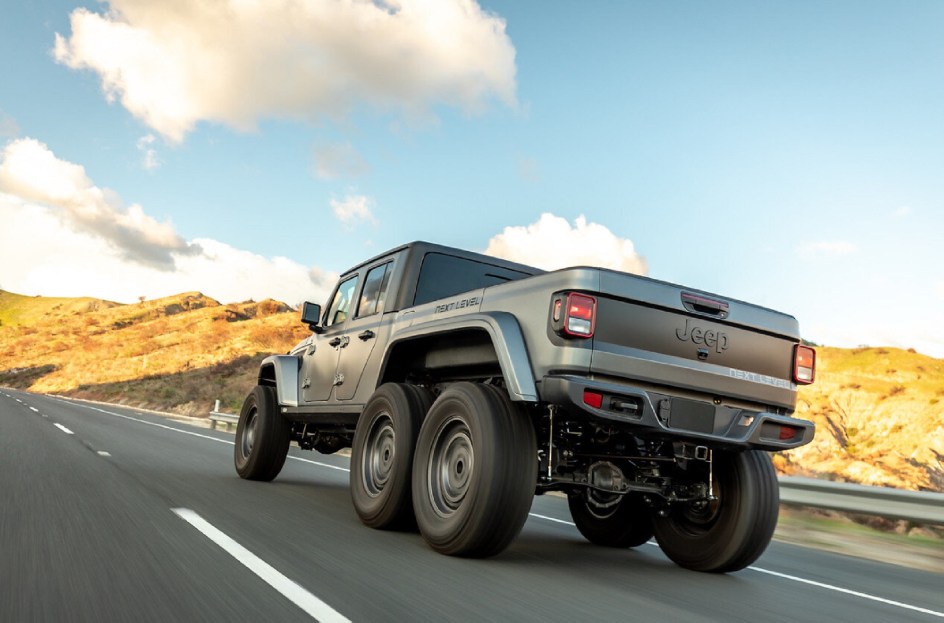 This Next Level Gladiator 6x6 Is Coming to a Jeep Dealer Near You