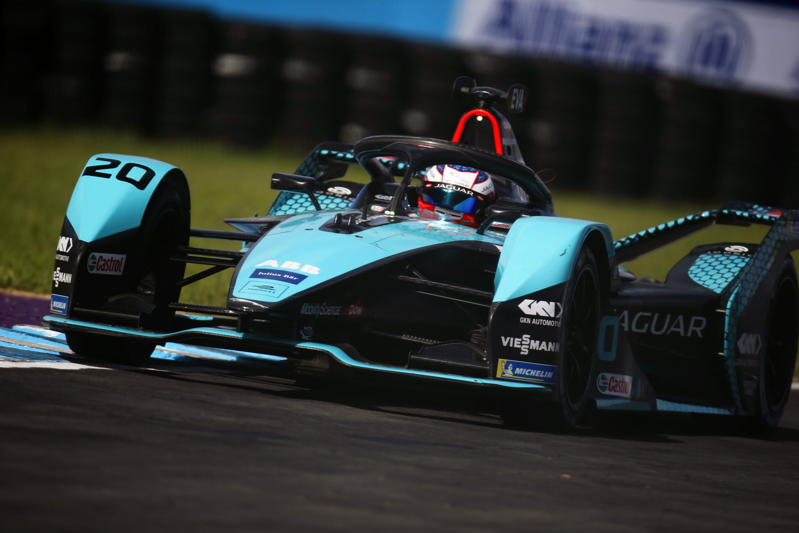 What's the Difference Between Formula 1 and IndyCar Race Cars?