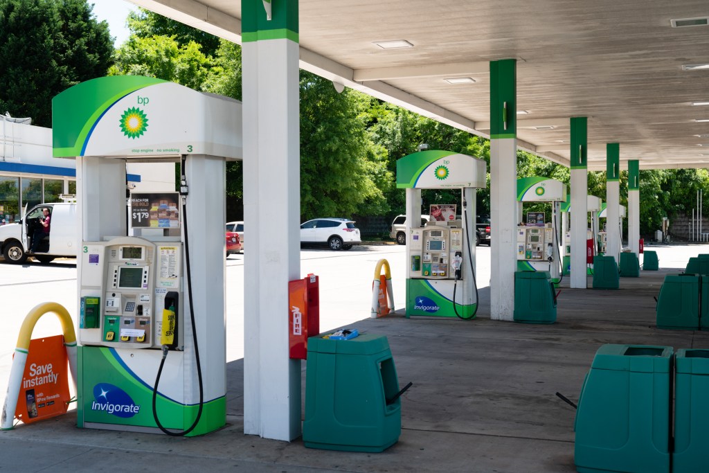 These Tips Will Keep You From Topping off Your Tank a Bit Longer