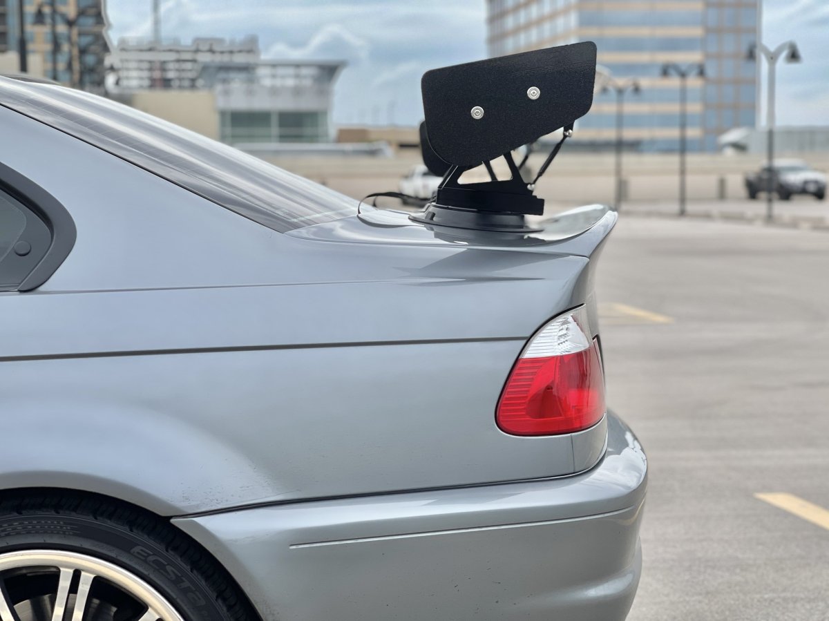 This Vacuum Mount System Can Attach a Huge Wing to Your Car Without ...
