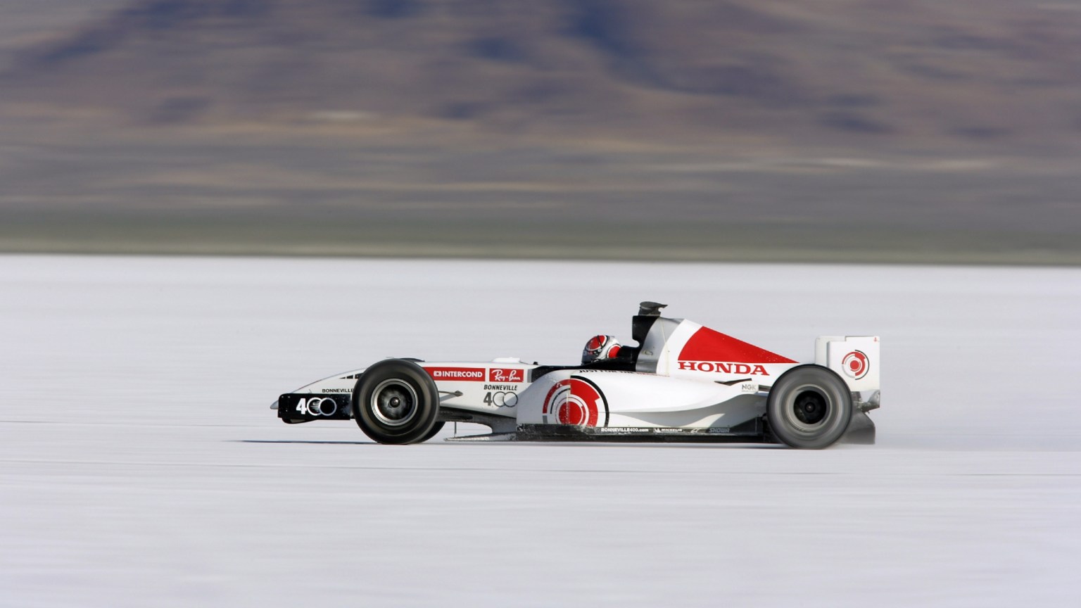 A Wingless Formula 1 Car Broke the Top-Speed Record at the Bonneville ...