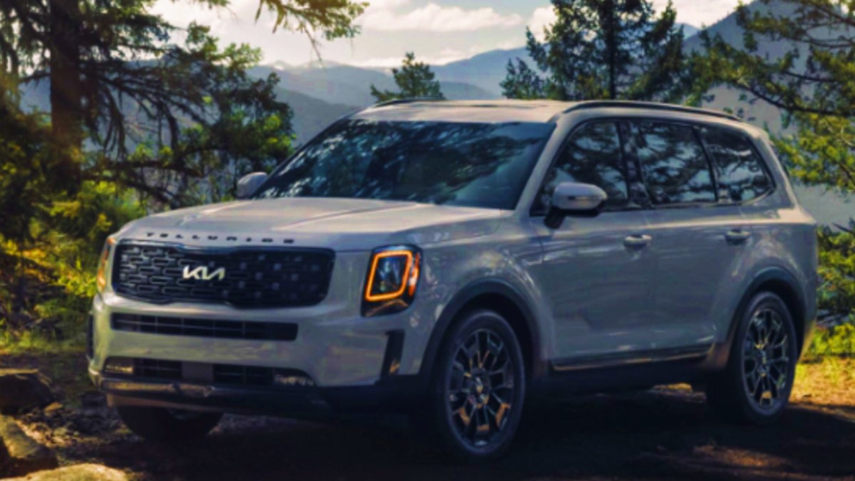 Is the Kia Telluride a Better SUV Than the Toyota RAV4?