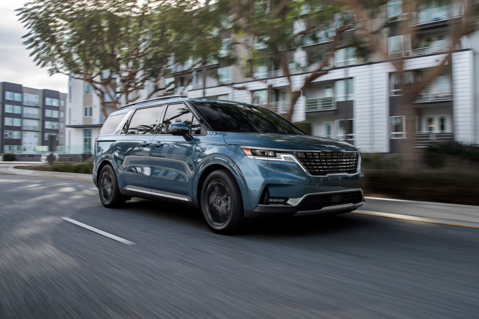 3 Reasons Why Minivans Are Better Than SUVs