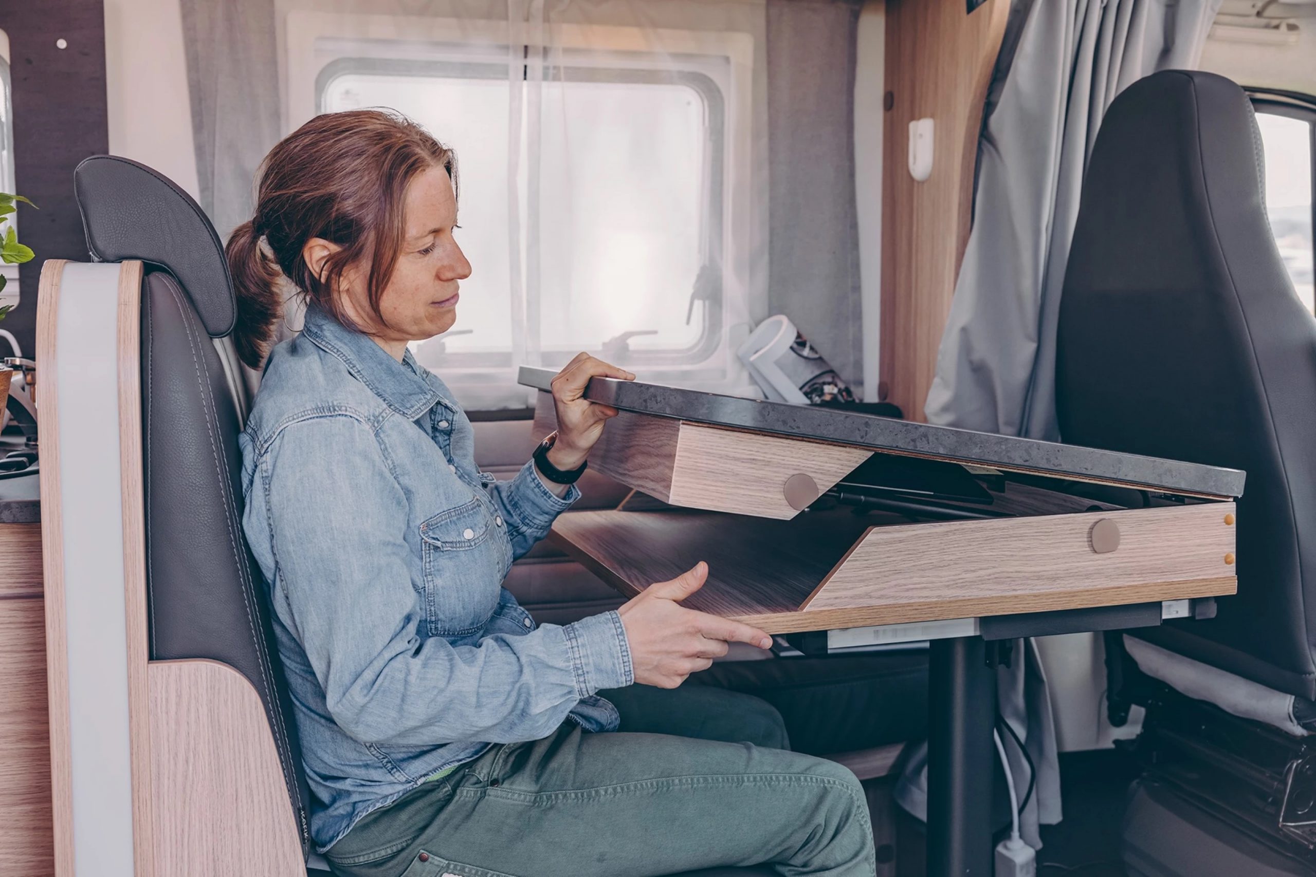 Live Your Work Remote Dreams With This Home Office On Wheels