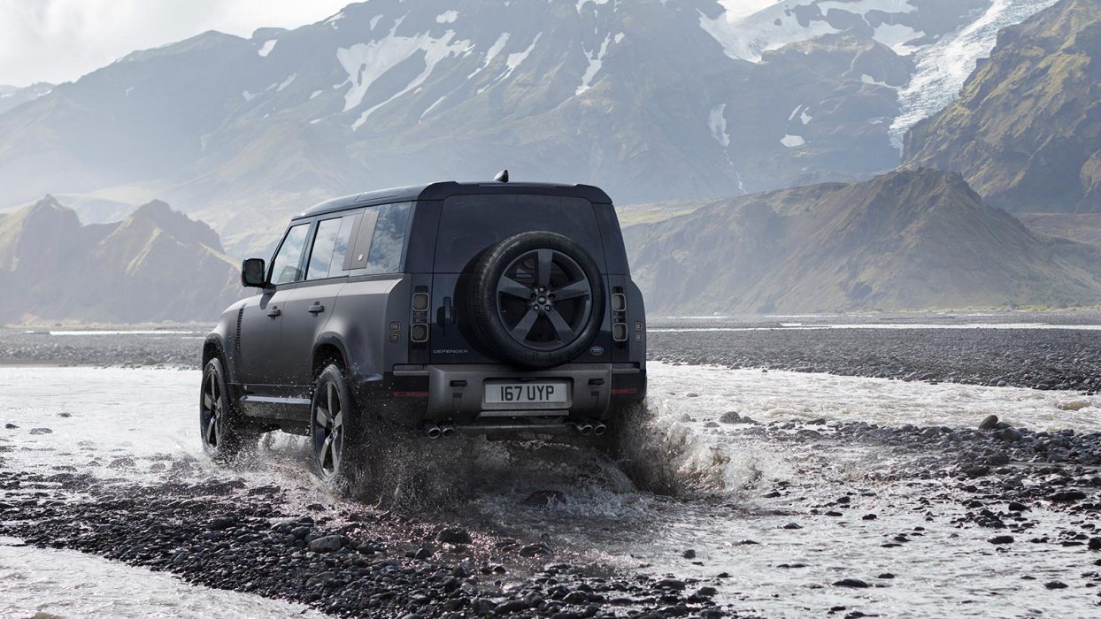 The Next-Generation Land Rover Defender Will Offer an Ultra-Luxurious Model