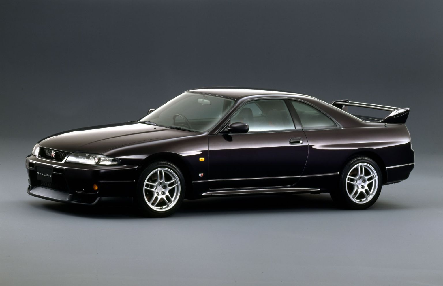 Nissan R33 Skyline GT-R Nismo 400R: From Sports to Supercar