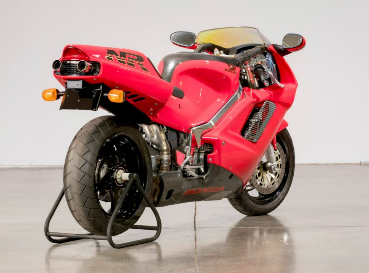 The 1992 Honda NR750 RC40 Is Still a Ground-Breaking Exotic