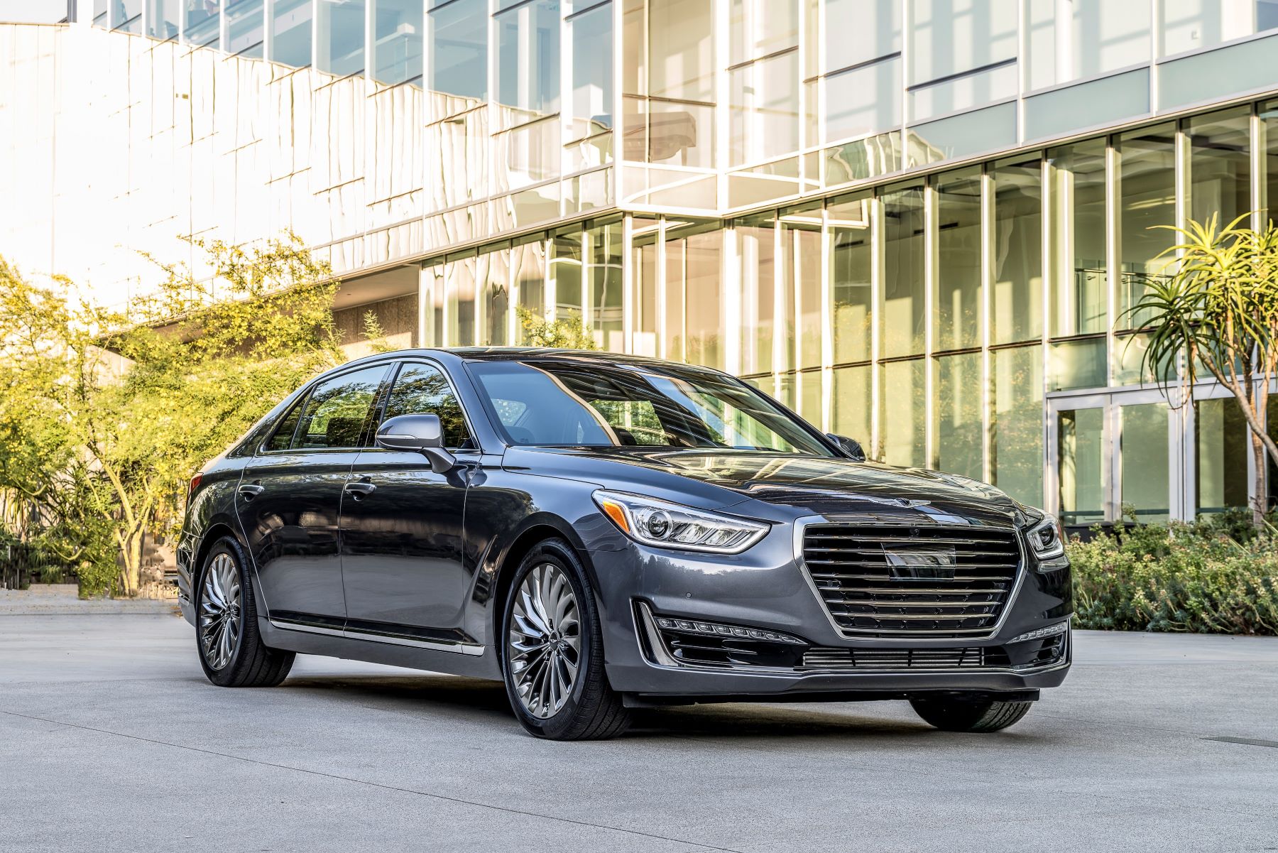 Genesis G90 Full-Size Executive Sedan Reviews & Articles | MotorBiscuit