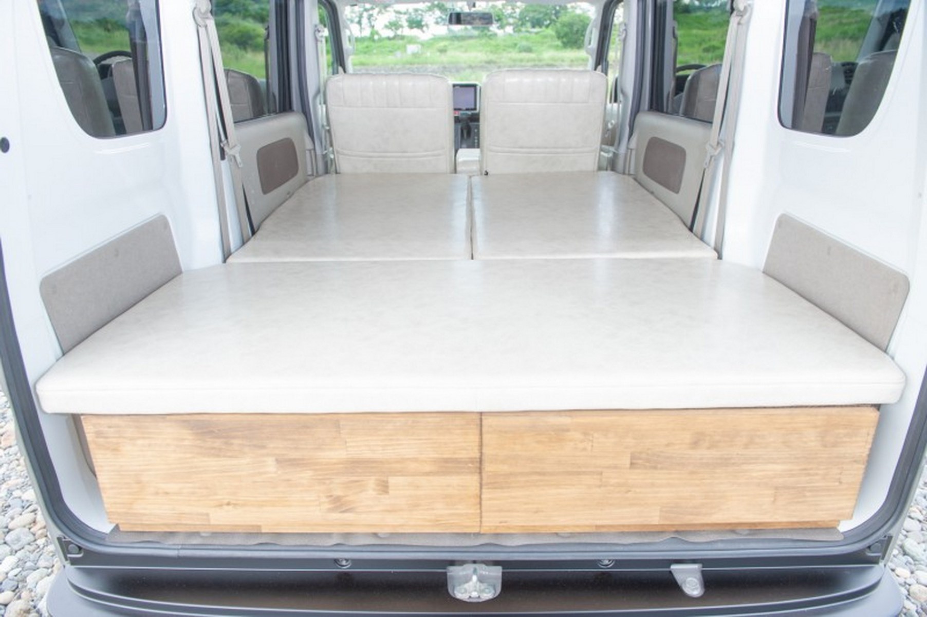 Suzuki "Every"- A Crazy Cube of a Camper Van