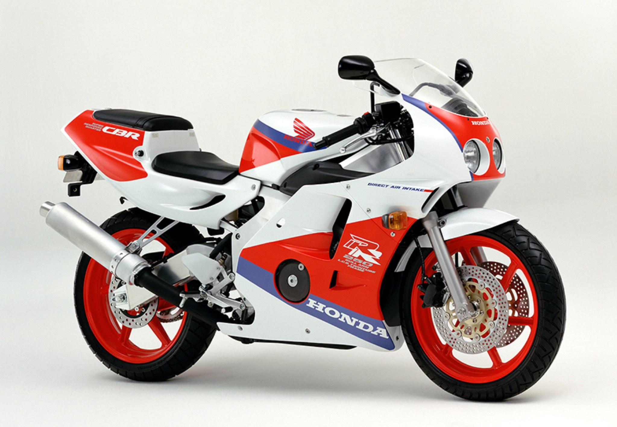 Honda CBR250RR MC22: '90s Sportbike Out-Revs an F1 Car