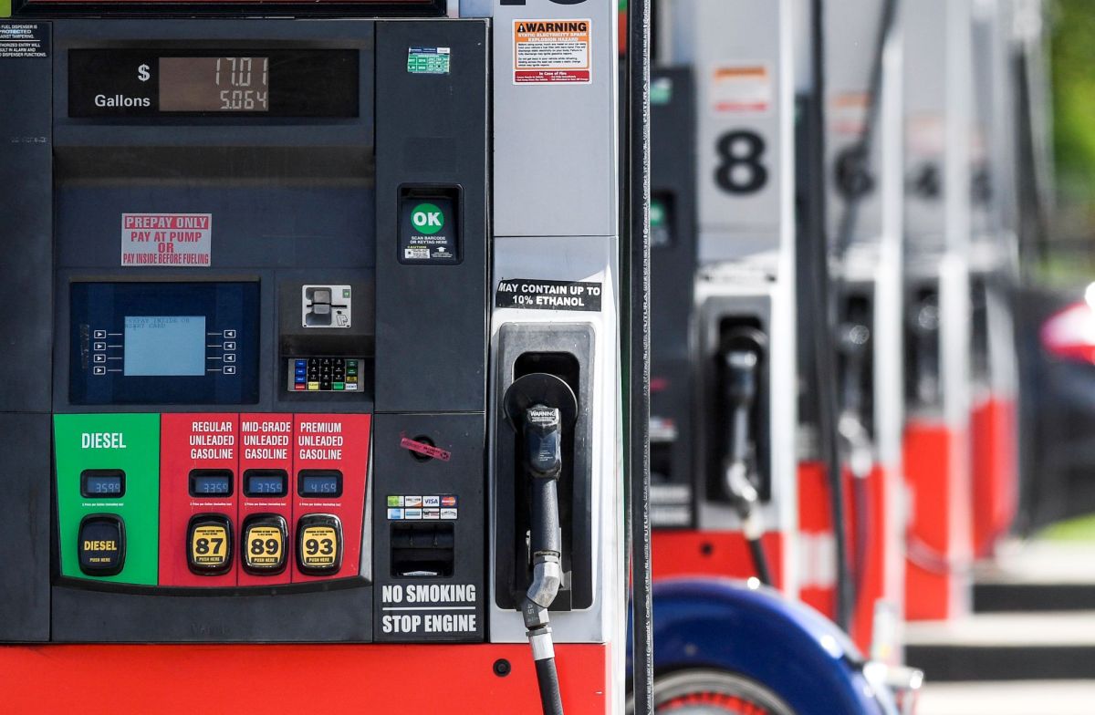 How to Pump Gas to Get More For Your Money