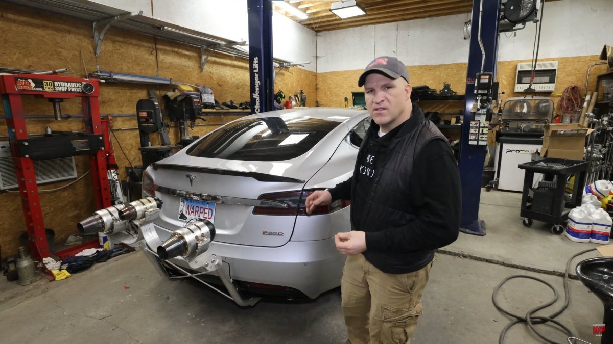 Watch: Someone Strapped 3 Jet Engines to a Tesla
