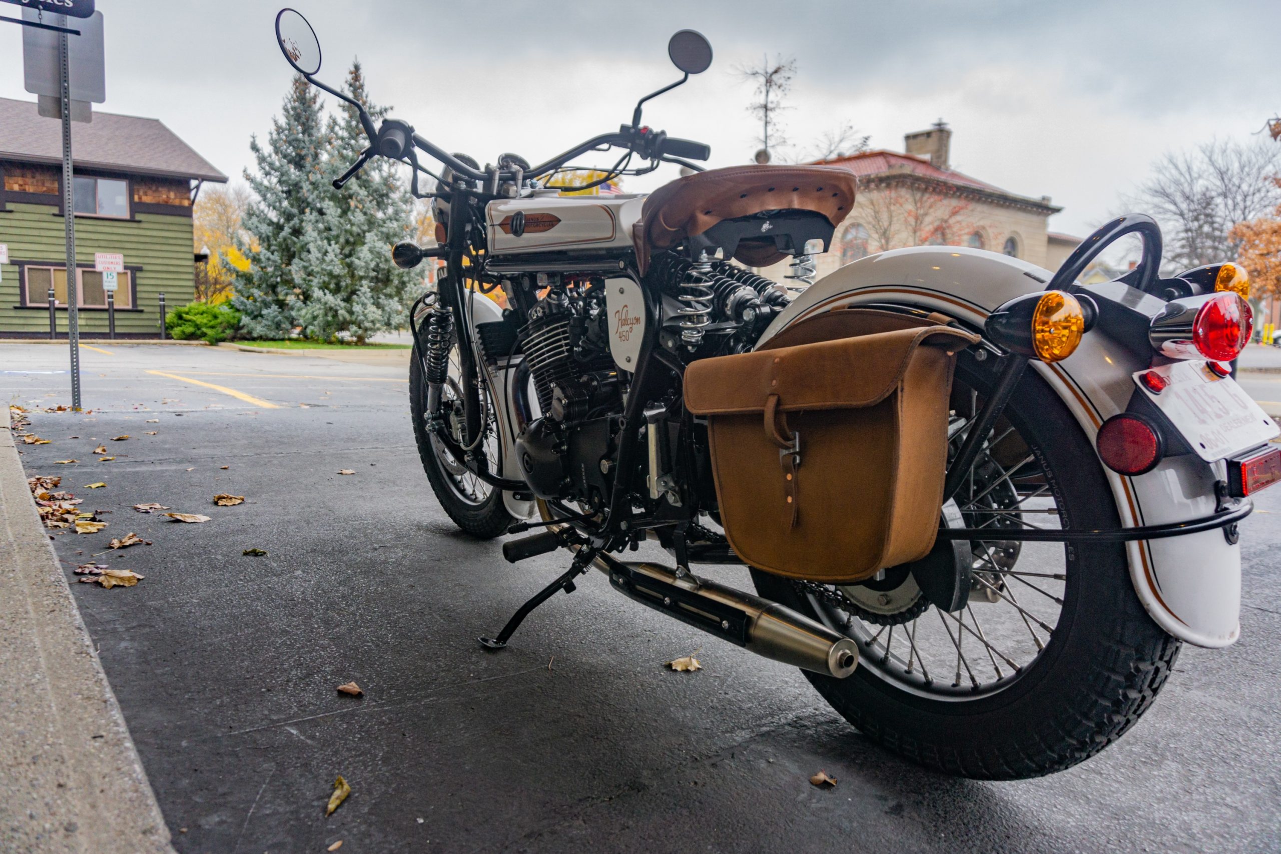 Janus Halcyon 450: Vintage Soul Meets Modern Motorcycle Spirit