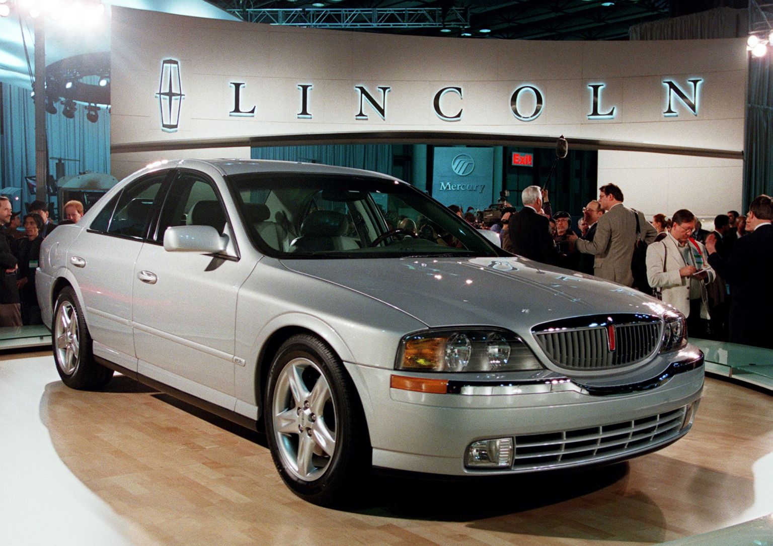 Here are Some Uncool Cars From the Early 2000s That are Now Becoming ...