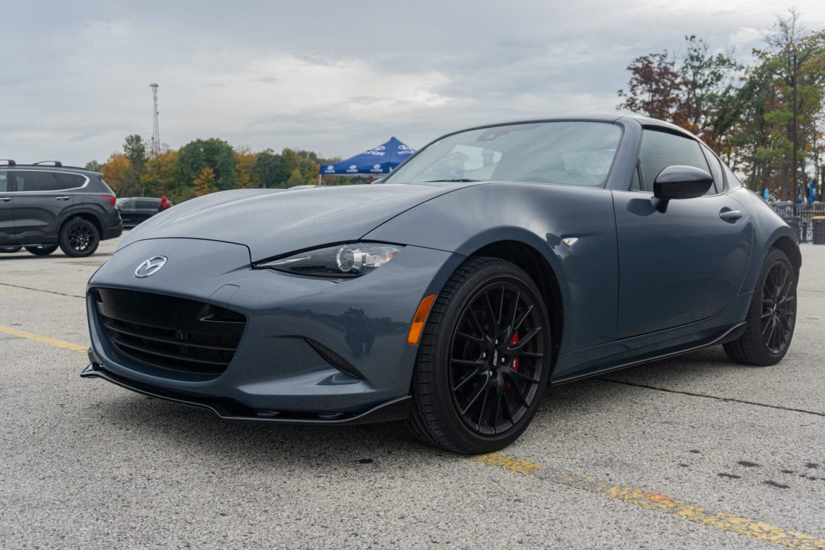2021 Mazda MX-5 Miata RF vs. 2022 Subaru BRZ: Beginner-Friendly Track ...