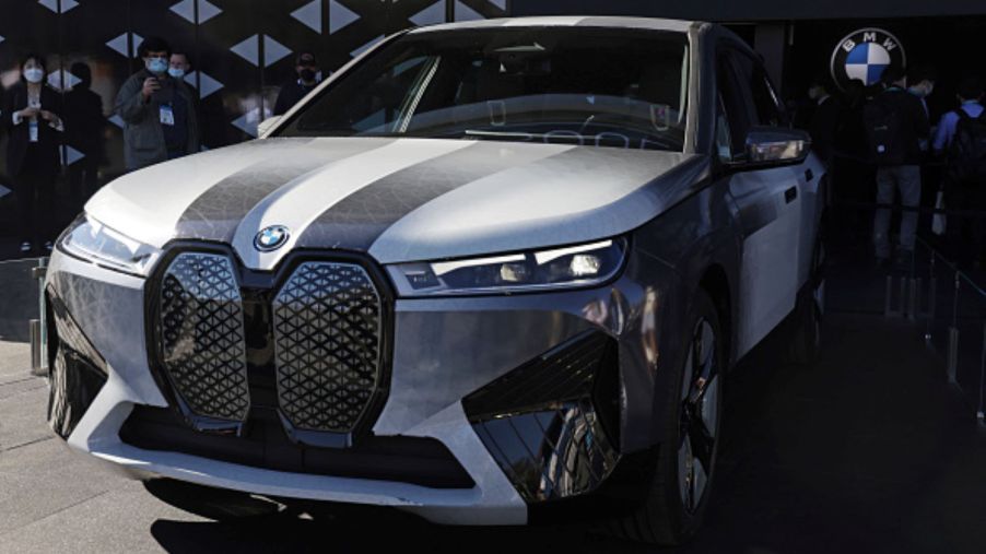 How Does the BMW Color-Changing Car Work?