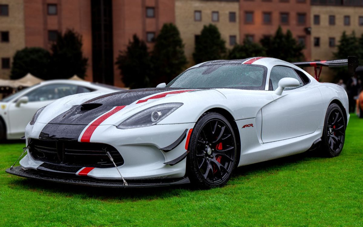 Dodge Viper Performance Sports Car Reviews & Articles | MotorBiscuit