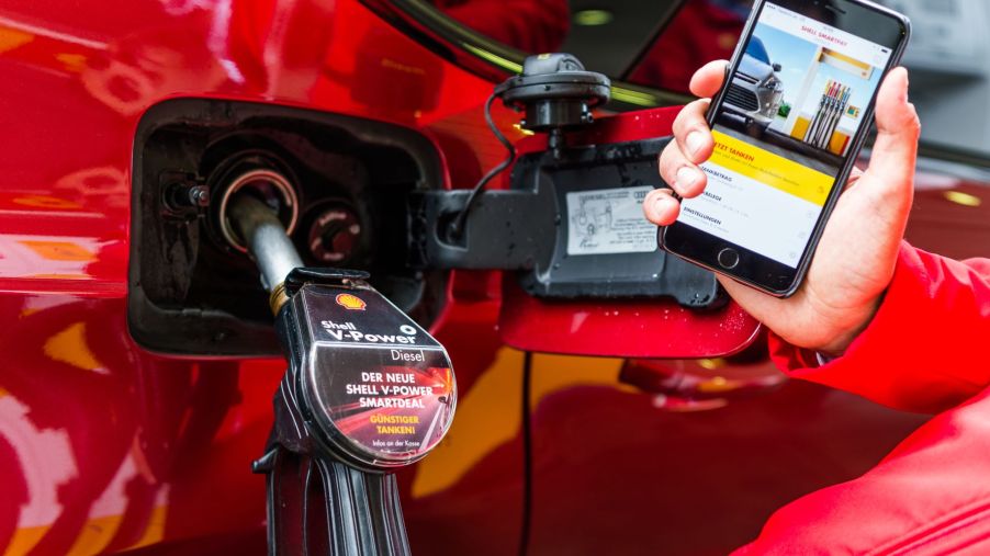 4 Gas Apps to Save You Money on Fuel Costs
