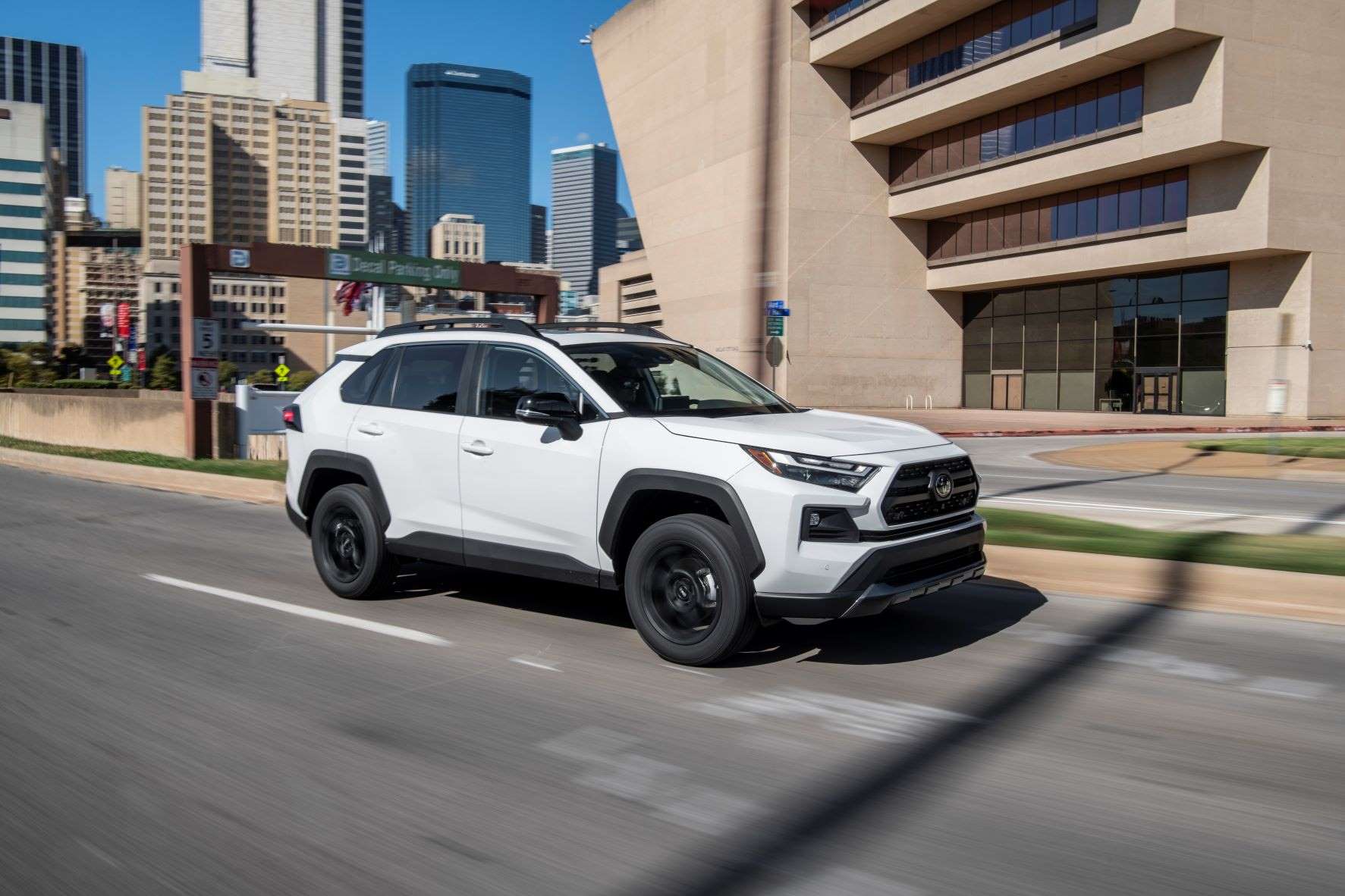 2022 Toyota RAV4 vs. 2022 Subaru Outback: Crossover SUV Competition!