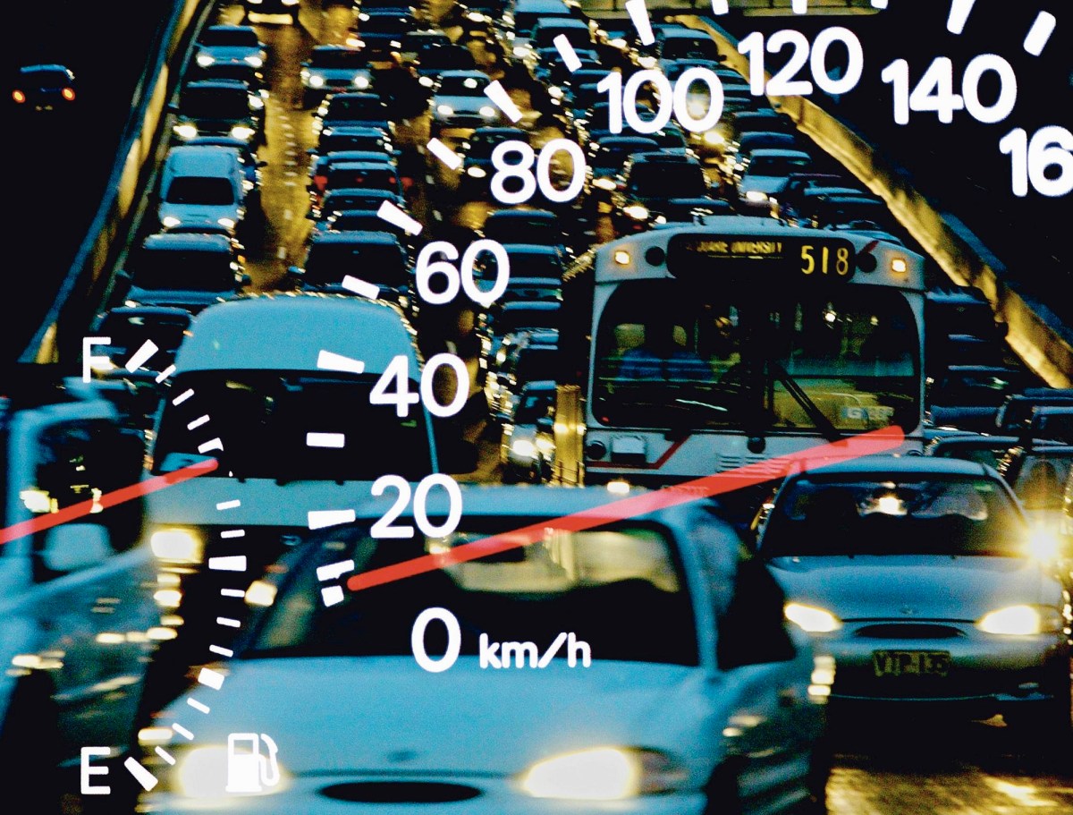 Drive Friendly: 4 Tips for Saving Money on Gas