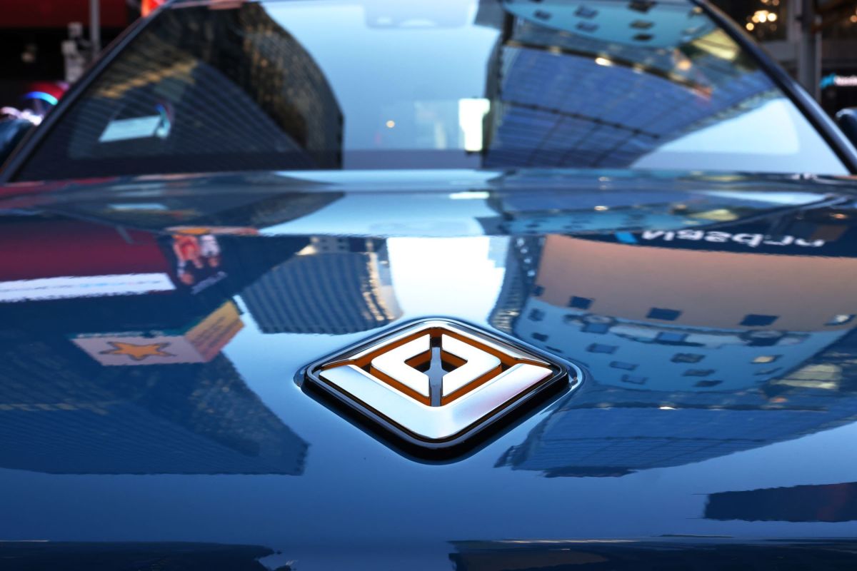 Tested: How is the Rivian R1T Electric Truck Exterior Fit and Finish?