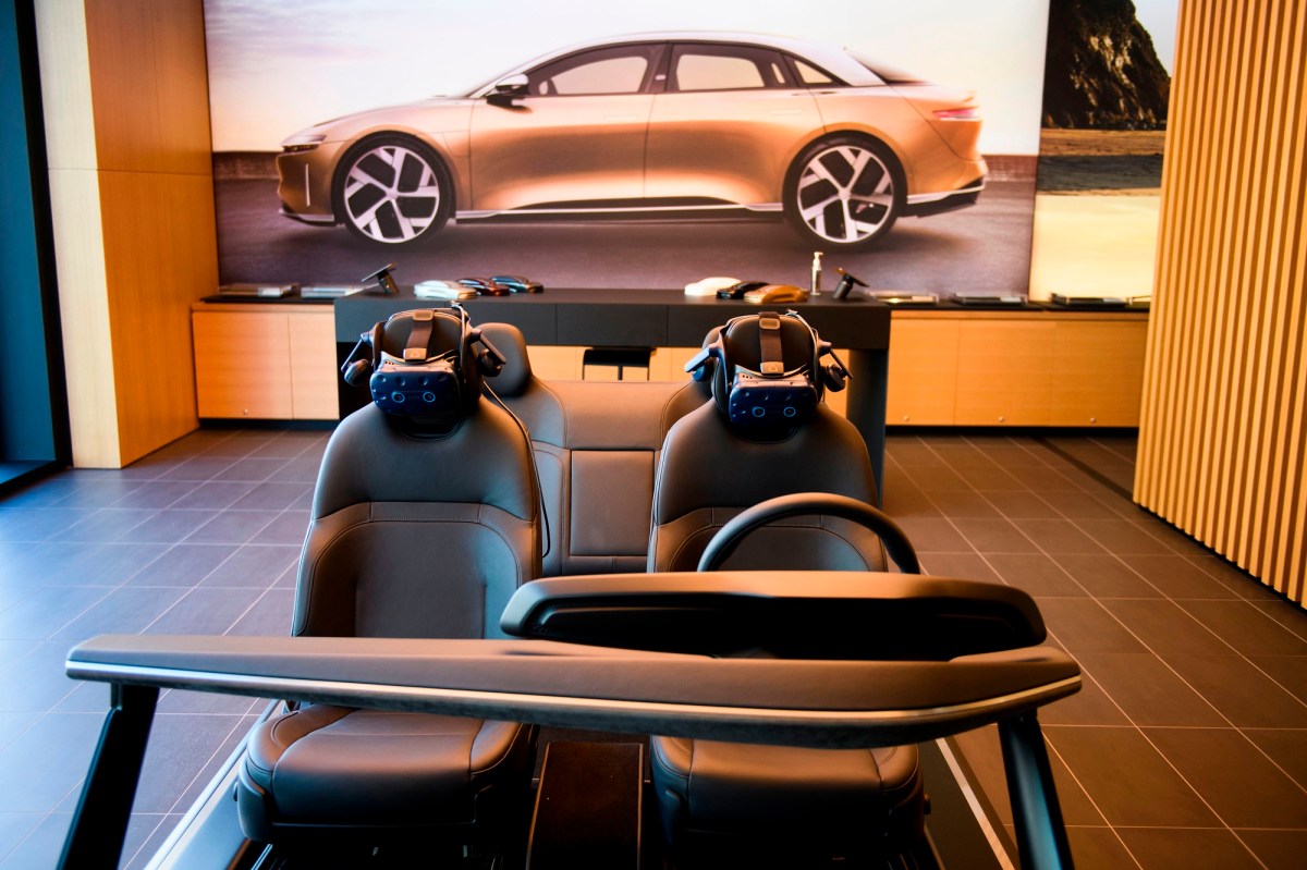 Apple vs. Self-Driving Car Motion Sickness: Can Virtual Reality Protect ...