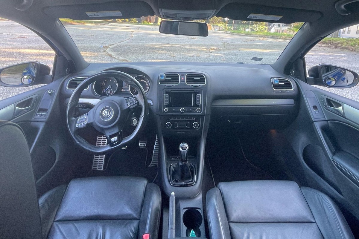 This Volkswagen Golf R Just Sold for the Absolute Deal of the Century