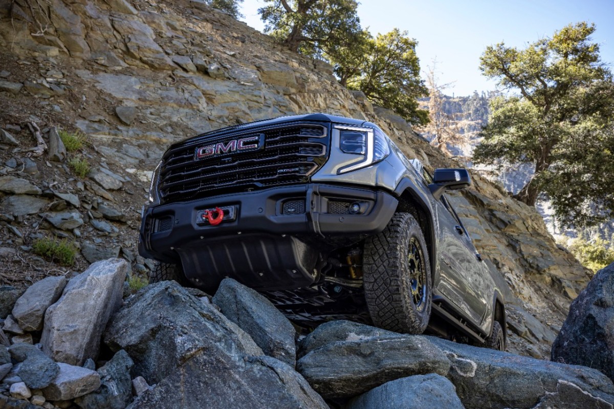 The GMC AT4X AEV Edition Has Some Crazy Cool Upgrades