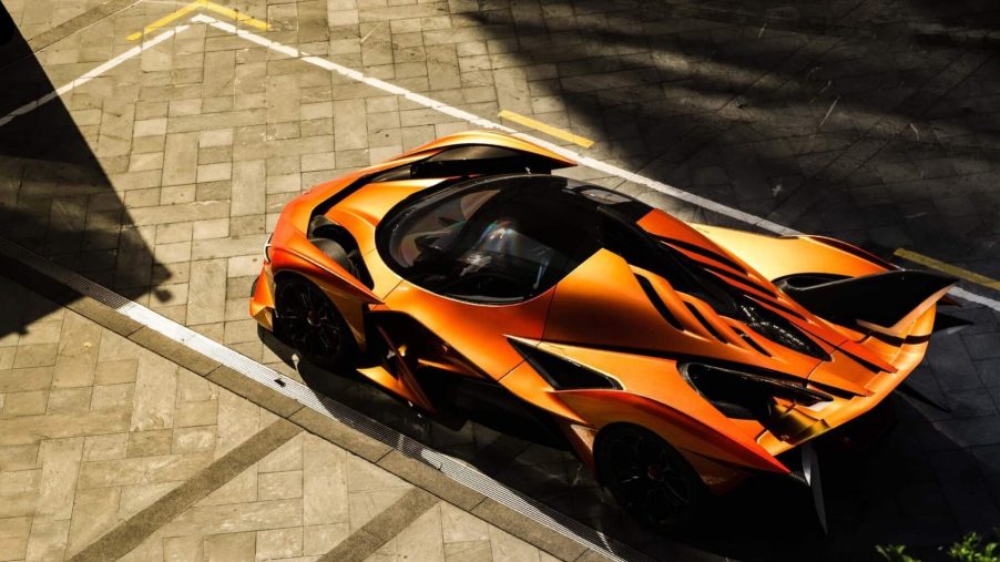 Insane 'Carbon Dragon' Apollo Evo Makes Rare Appearance