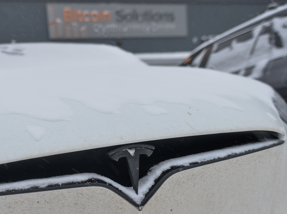 What Happens if You Park Your EV Outside During the Winter?