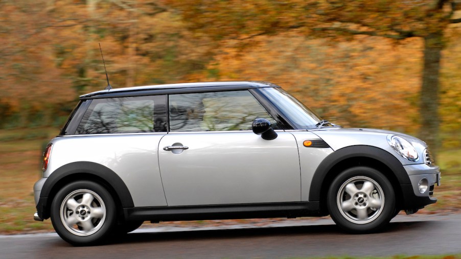 Drive Safe and Avoid These 9 Fall Driving Hazards