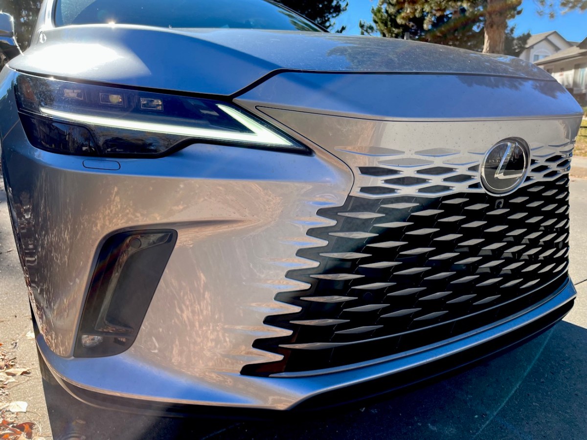 5 of Our Favorite Features on the 2023 Lexus RX 350h