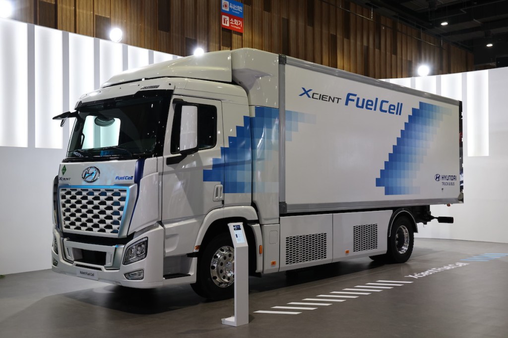 Hyundai Xcient vs. Nikola Tre: Which Is the Best Hydrogen Fuel Cell ...
