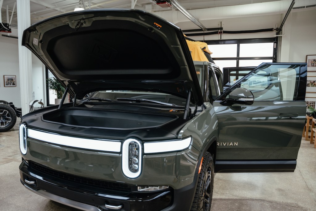 Can You Still Open the Rivian Electric Truck's Frunk if Its Battery Is ...