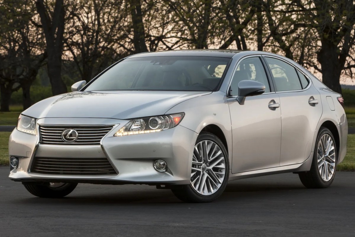 The 4 Best Used Midsize Luxury Sedans Under $20K--According to KBB