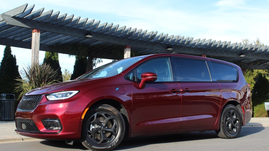 2022 Chrysler Pacifica Review: You Don't Know What You're Missing