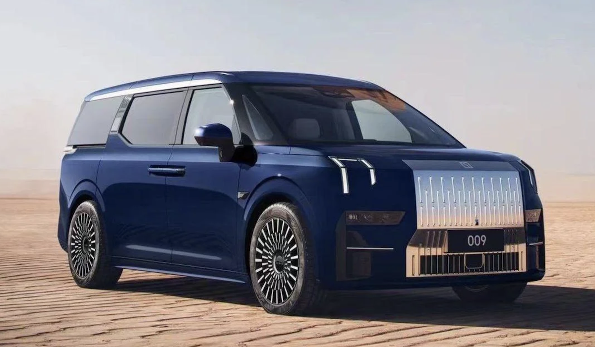 What Everyone Is Asking for 500 Mile-Range 500 HP EV Minivan